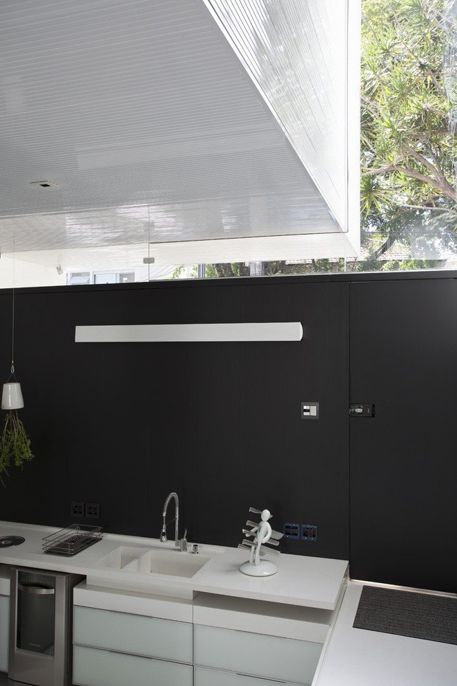 Casa 4x30 by CR2 architecture & FGMF Architects - Gessato