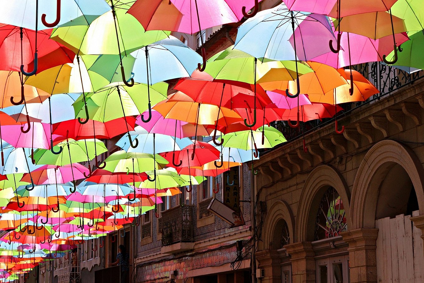 Umbrella Art Installation by Ivotavares Studio - Gessato