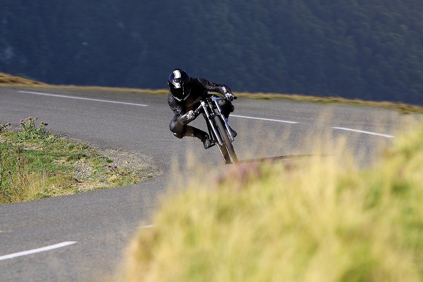 Yasajiro Gravity Speedbike by Tange - Gessato