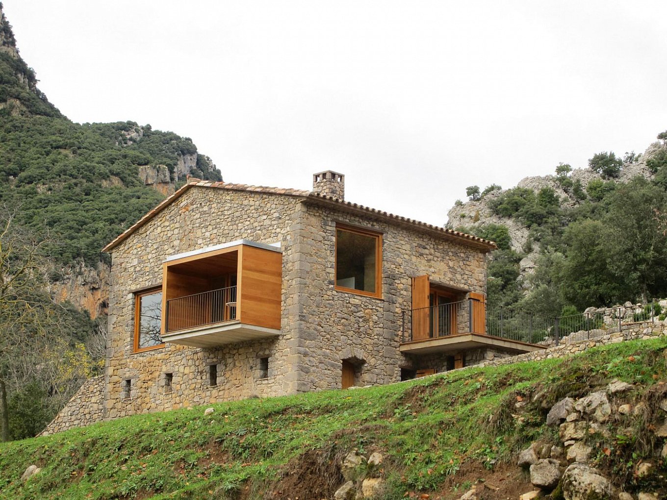 Refurbished Cottage in a Northern Catalonia Valley - Gessato