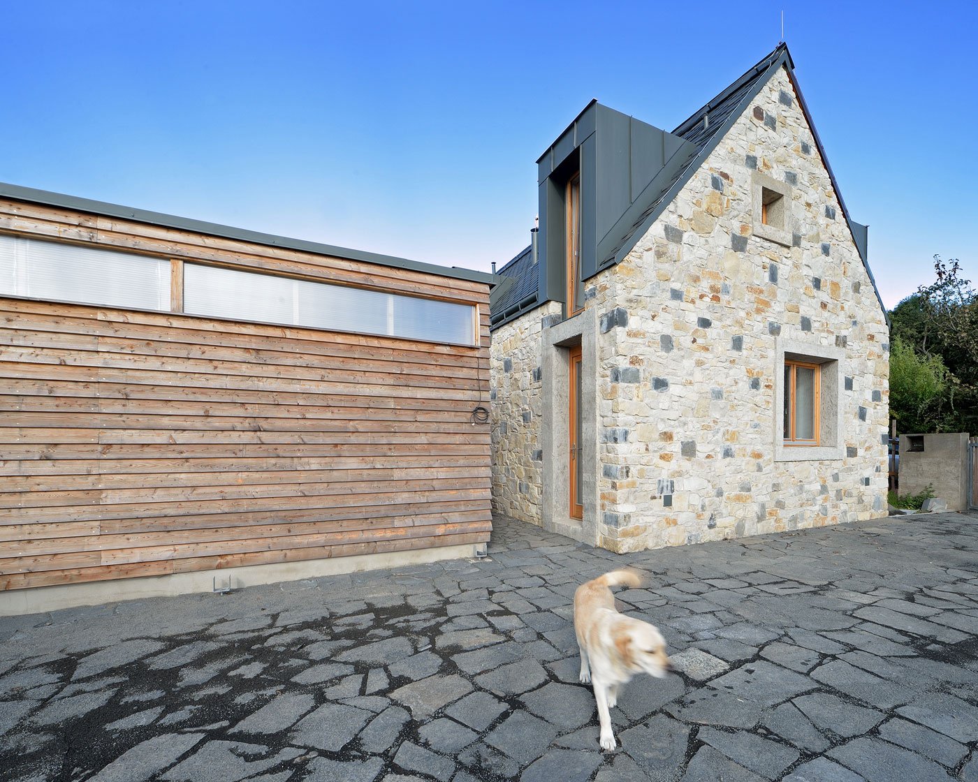 Contemporary Stone Farmhouse - Gessato