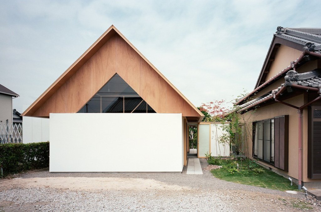 Japanese House Extension with Atrium - Gessato