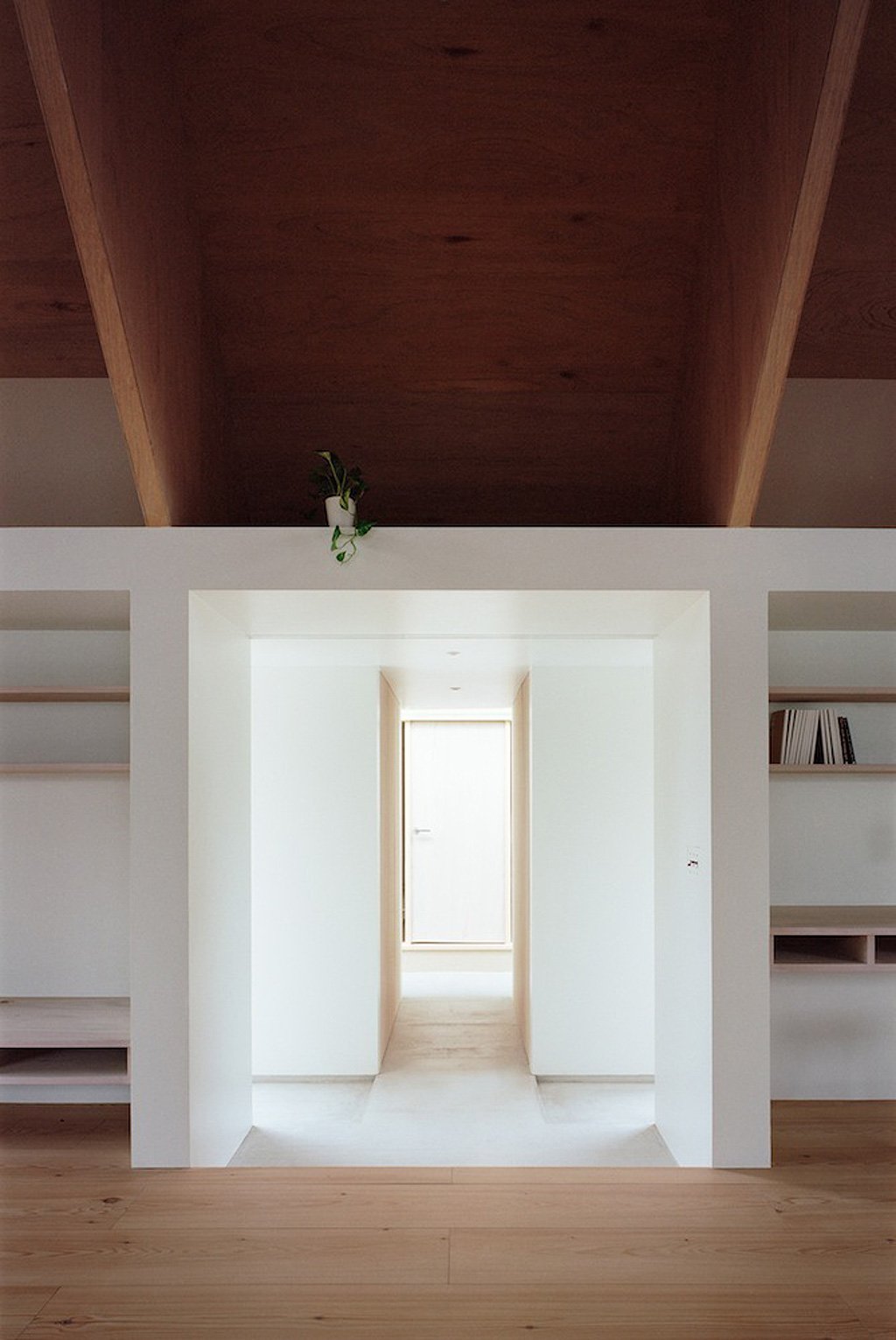 Japanese House Extension with Atrium - Gessato
