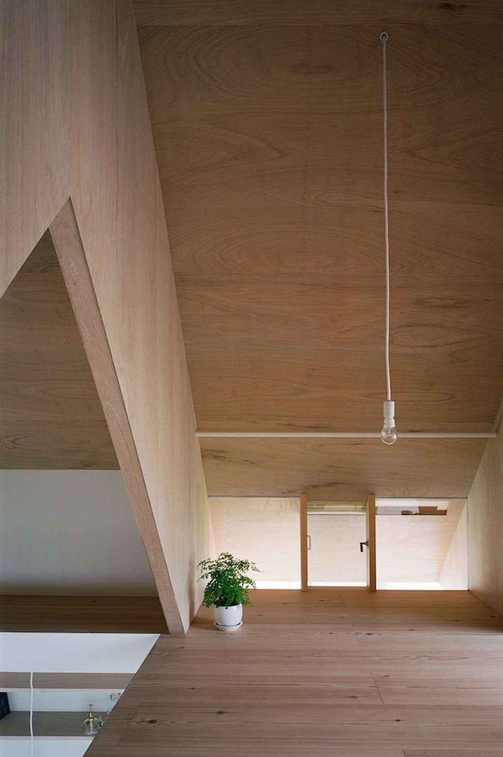 Japanese House Extension with Atrium - Gessato