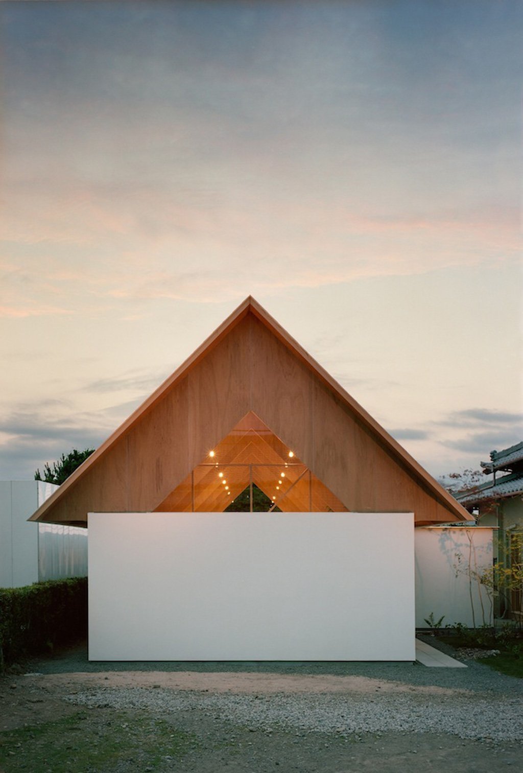 Japanese House Extension with Atrium - Gessato