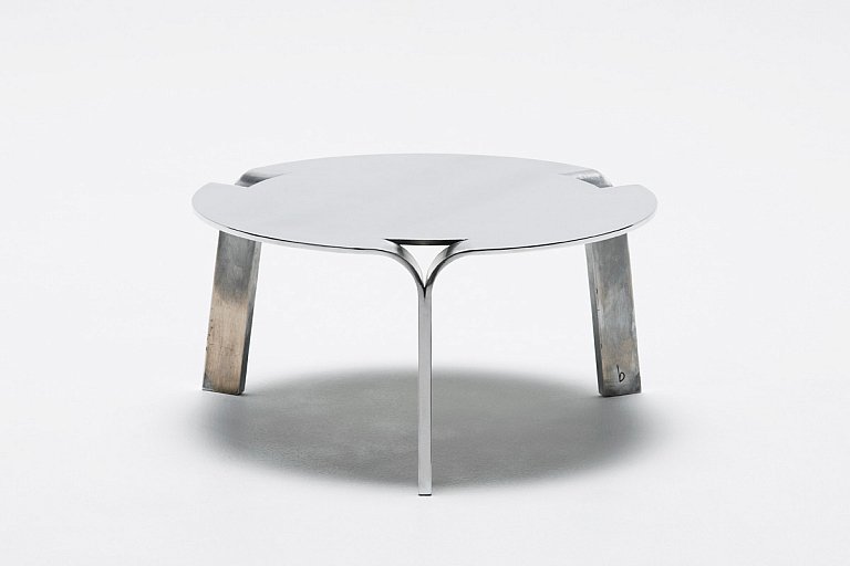Sleek Table Crafted from a Single Sheet of Aluminum - Gessato
