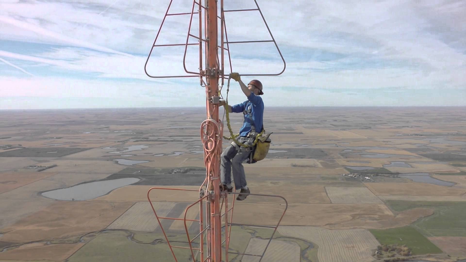 Changing a Lightbulb 1,500 Feet in the Air - Gessato