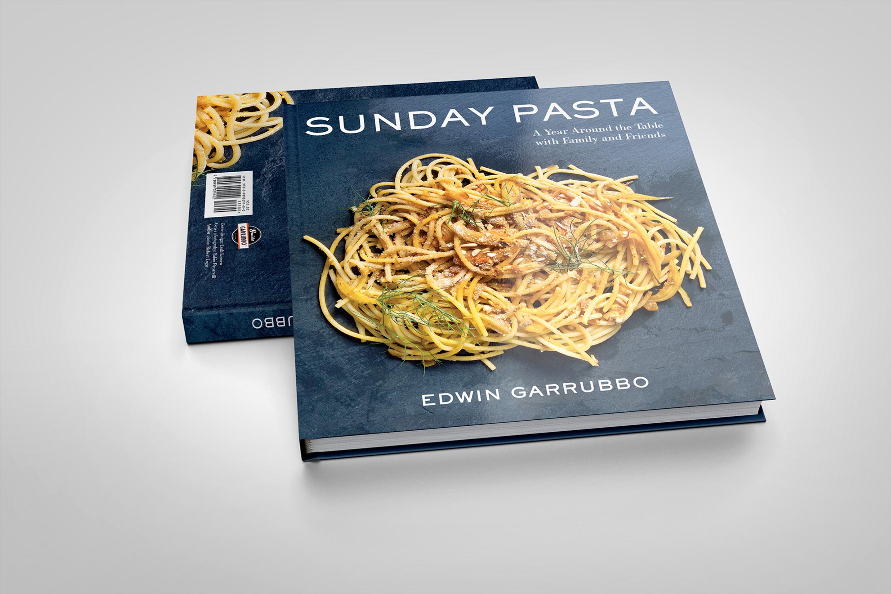 Sunday Pasta: A Year Around the Table with Family and Friends - Gessato