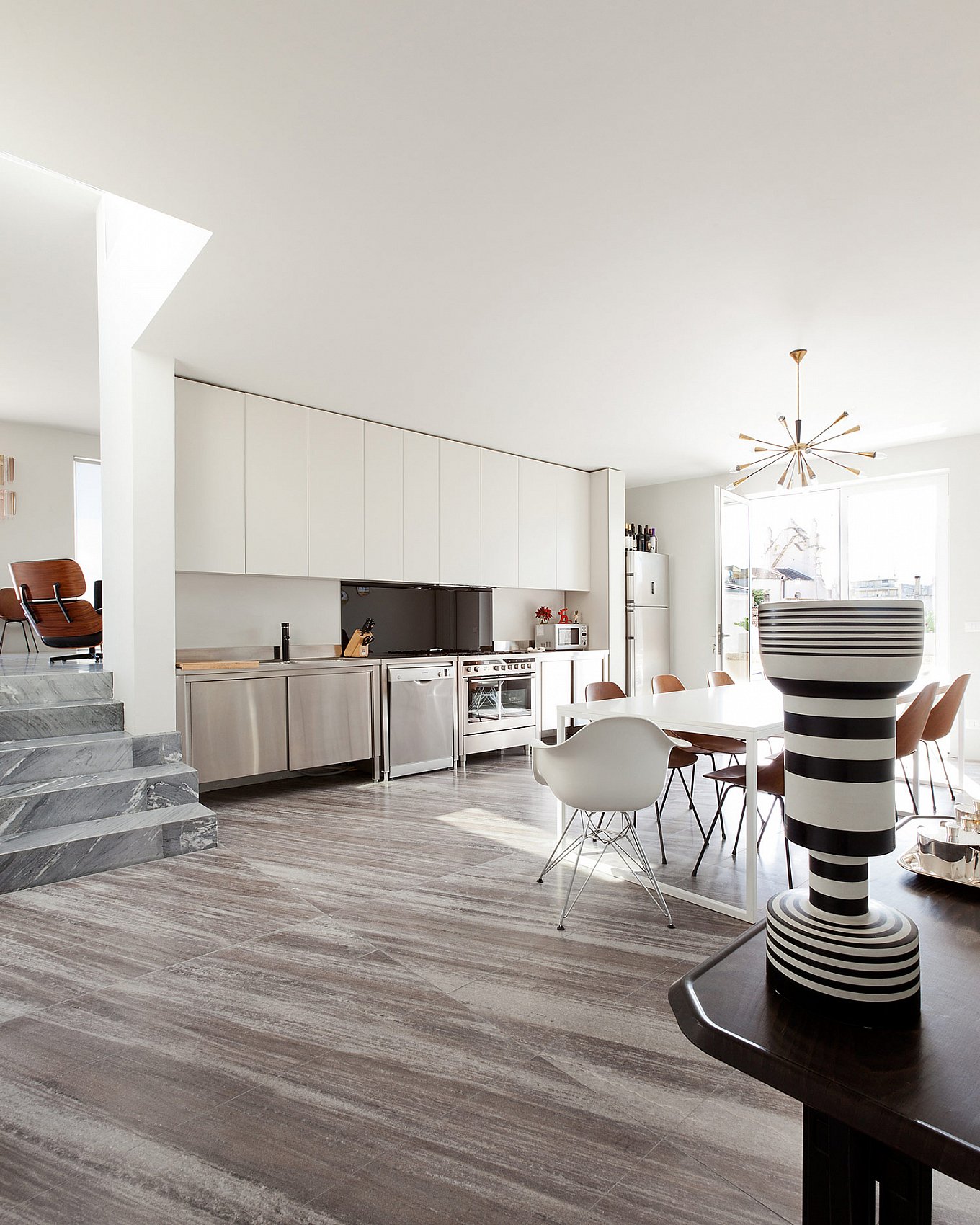 Restoring a Palace through Subtractive Architecture - Gessato