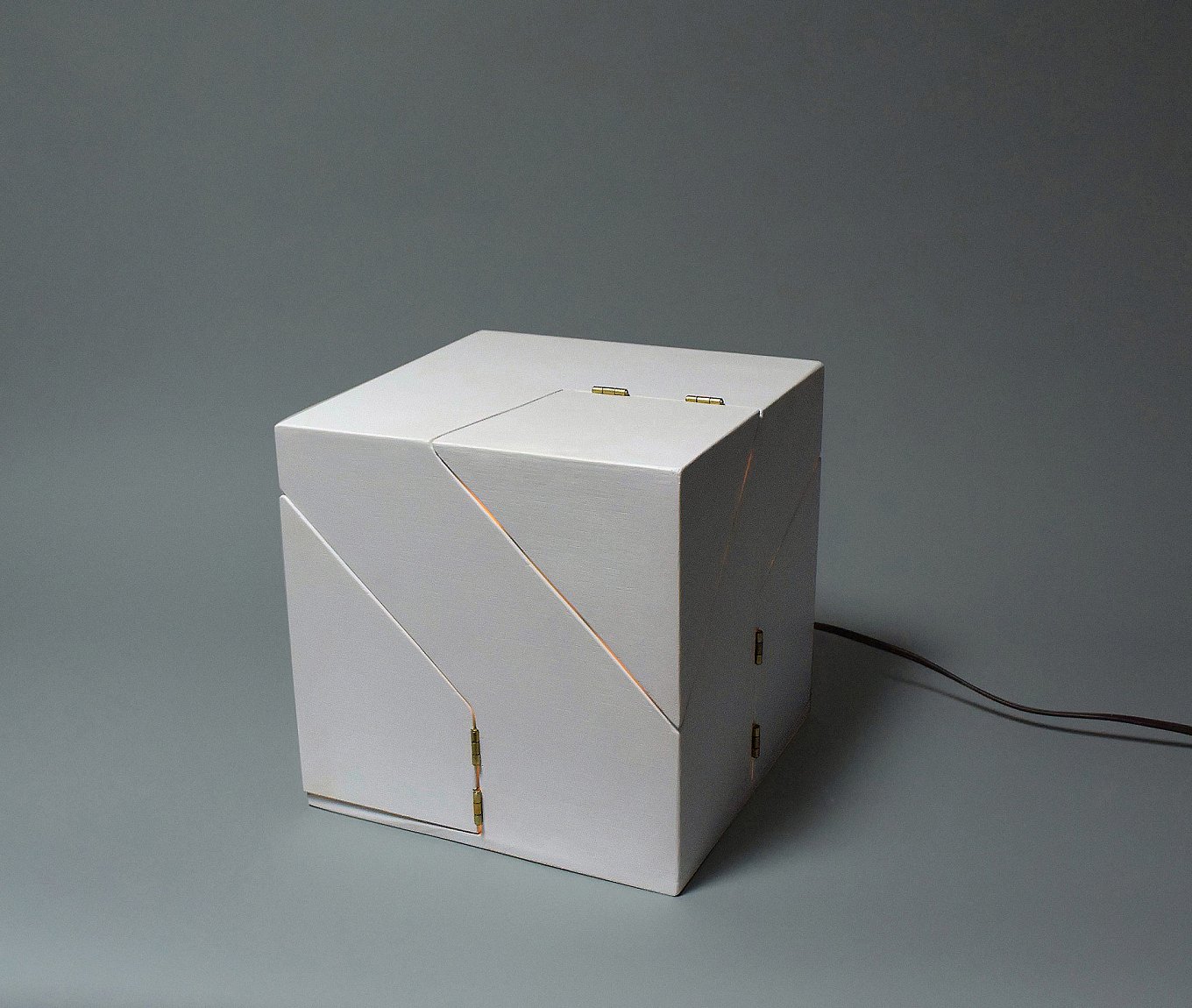 The Illuminating Folding Light - Gessato