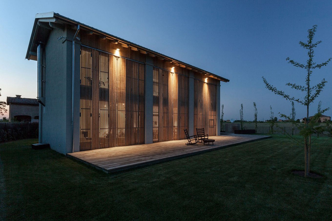 An Old Italian Barn Renewed as a Striking Home - Gessato