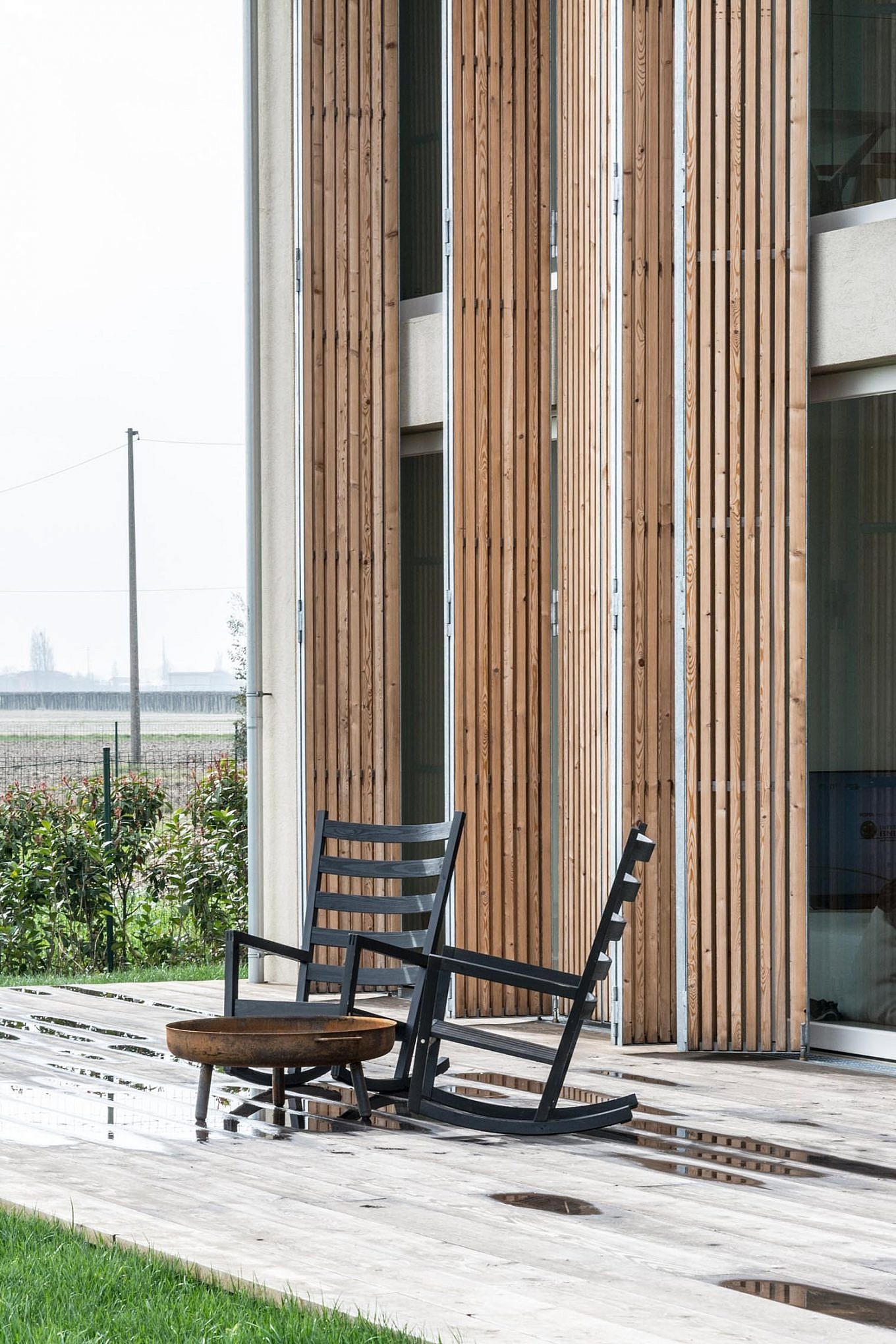 An Old Italian Barn Renewed as a Striking Home - Gessato