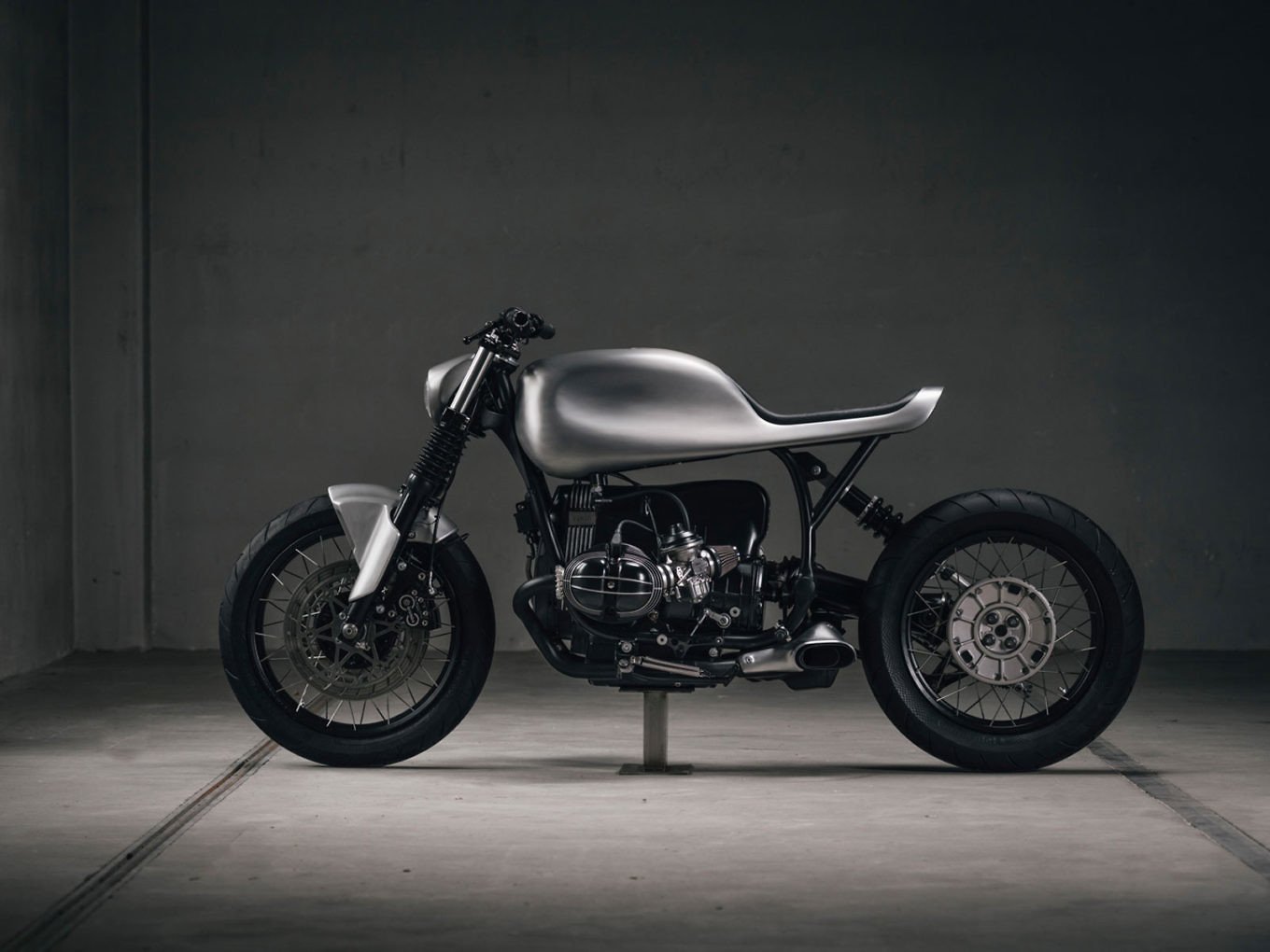 Custom BMW Cafe Racer - ‘The Whale’ By Vagabund Moto - Gessato