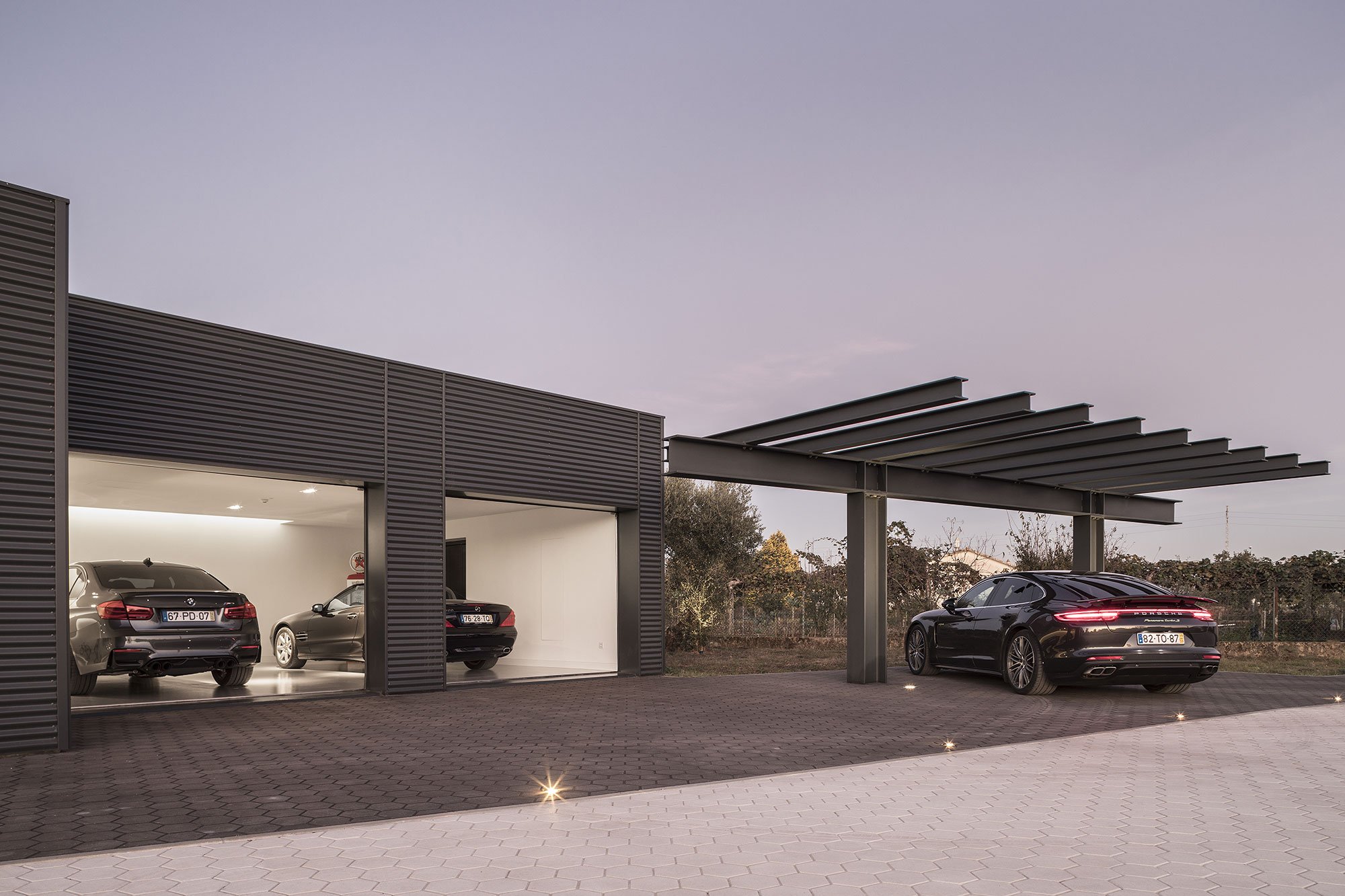 A Private Garage in Portugal - Gessato
