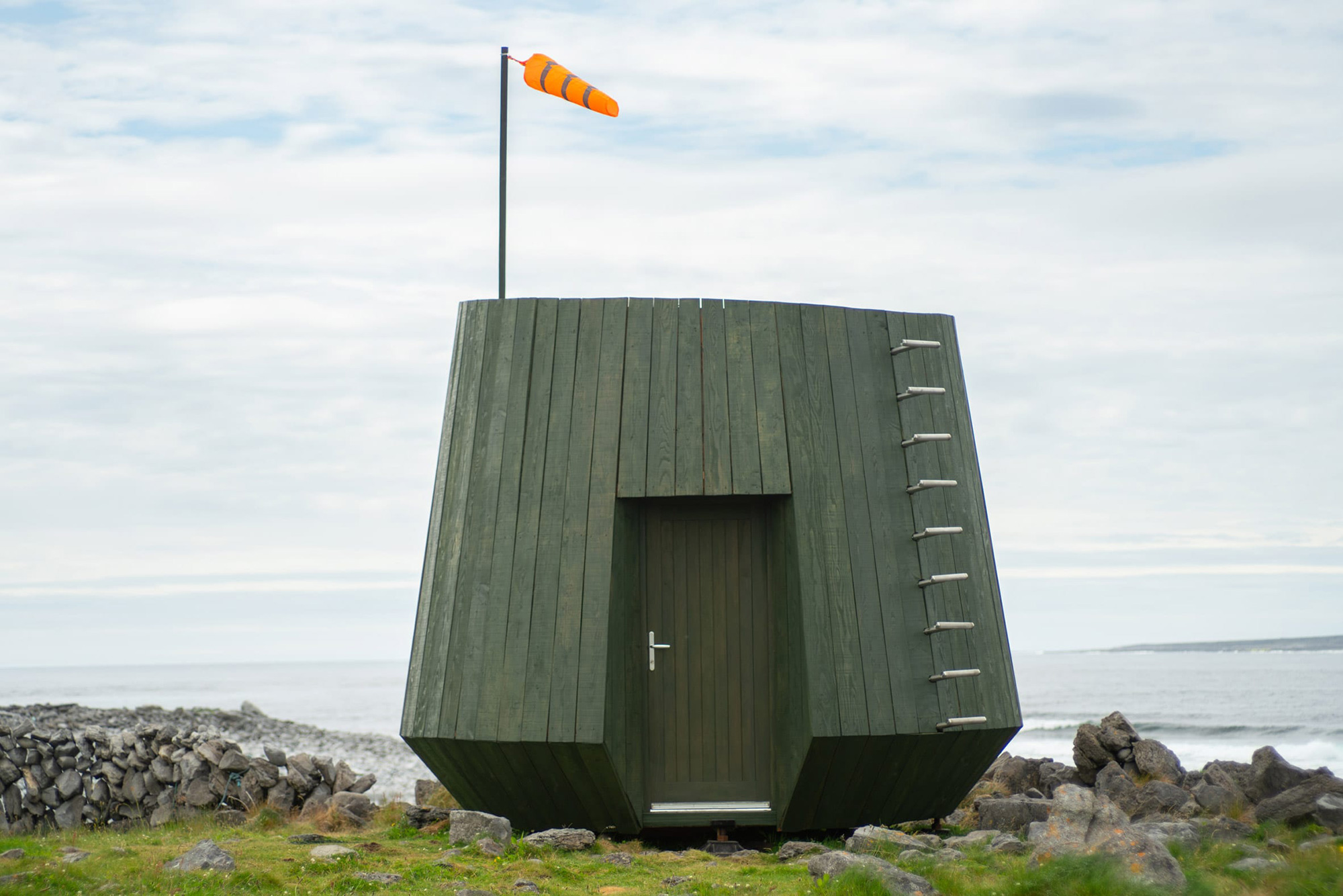 Studio Drop, An Off-Grid Prefab Artist Studio - Gessato