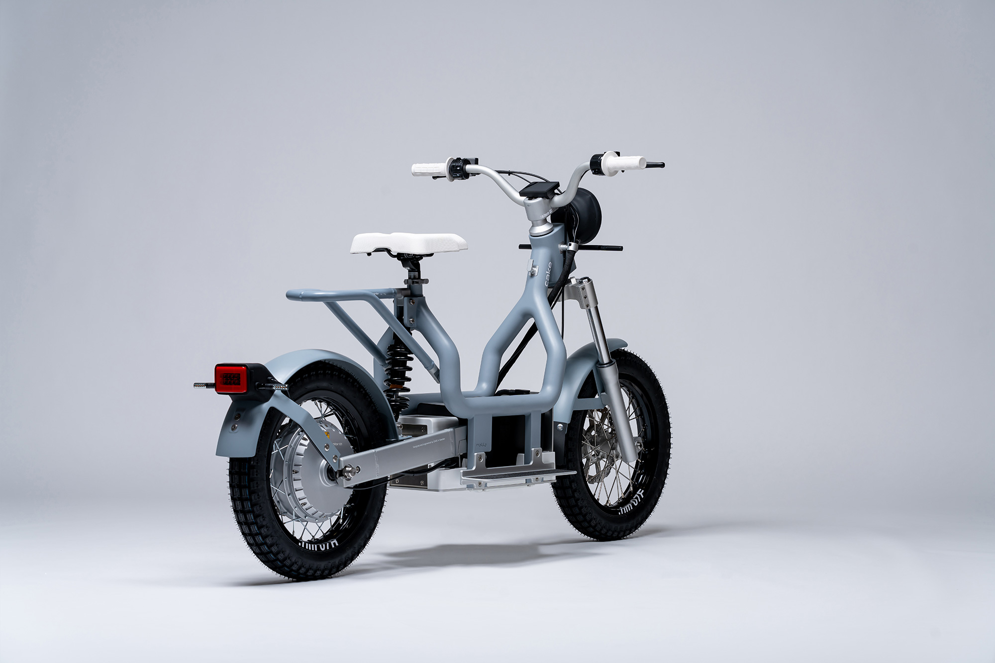 Cake Makka, A Versatile Electric Moped Series - Gessato