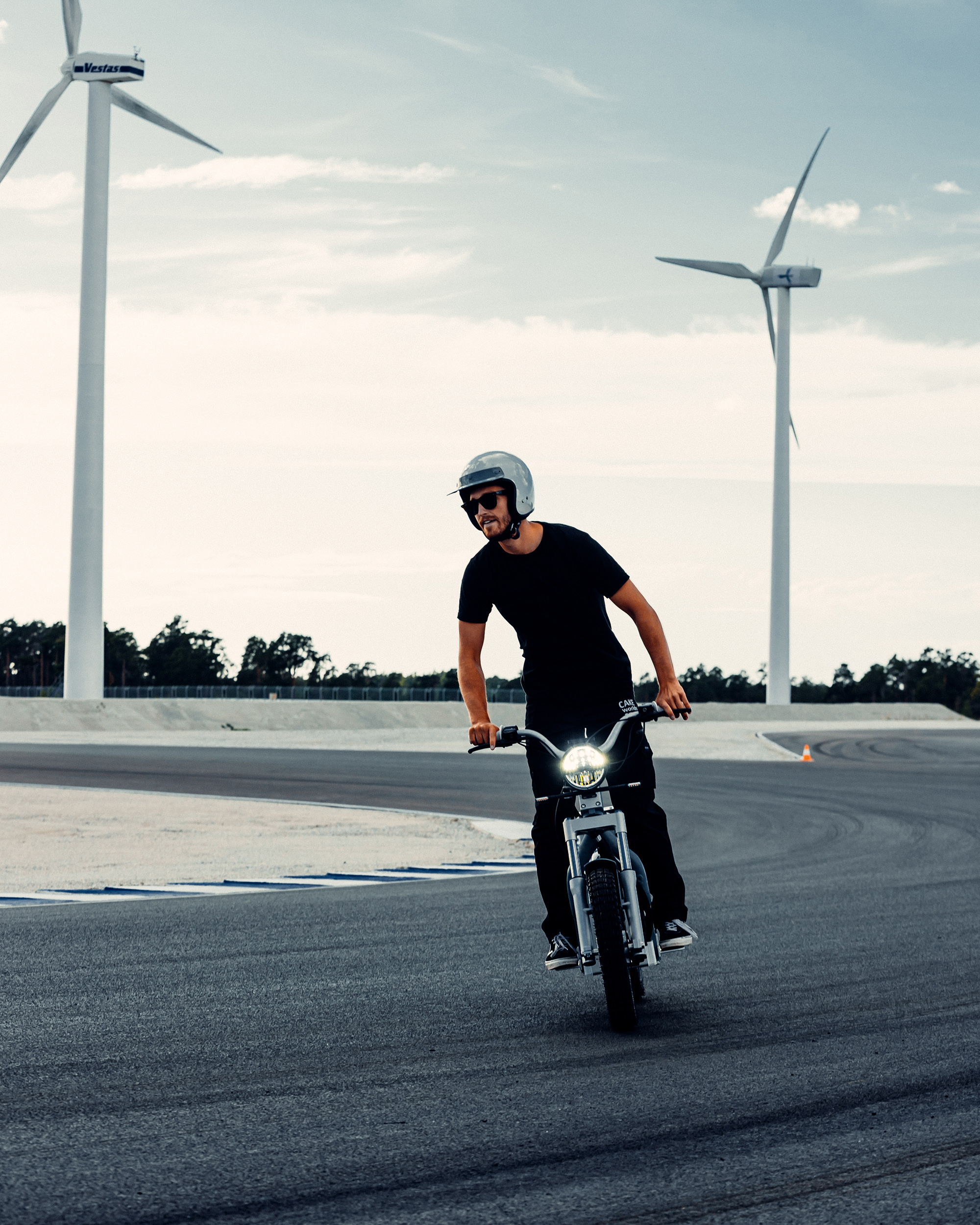 Cake Makka, A Versatile Electric Moped Series - Gessato