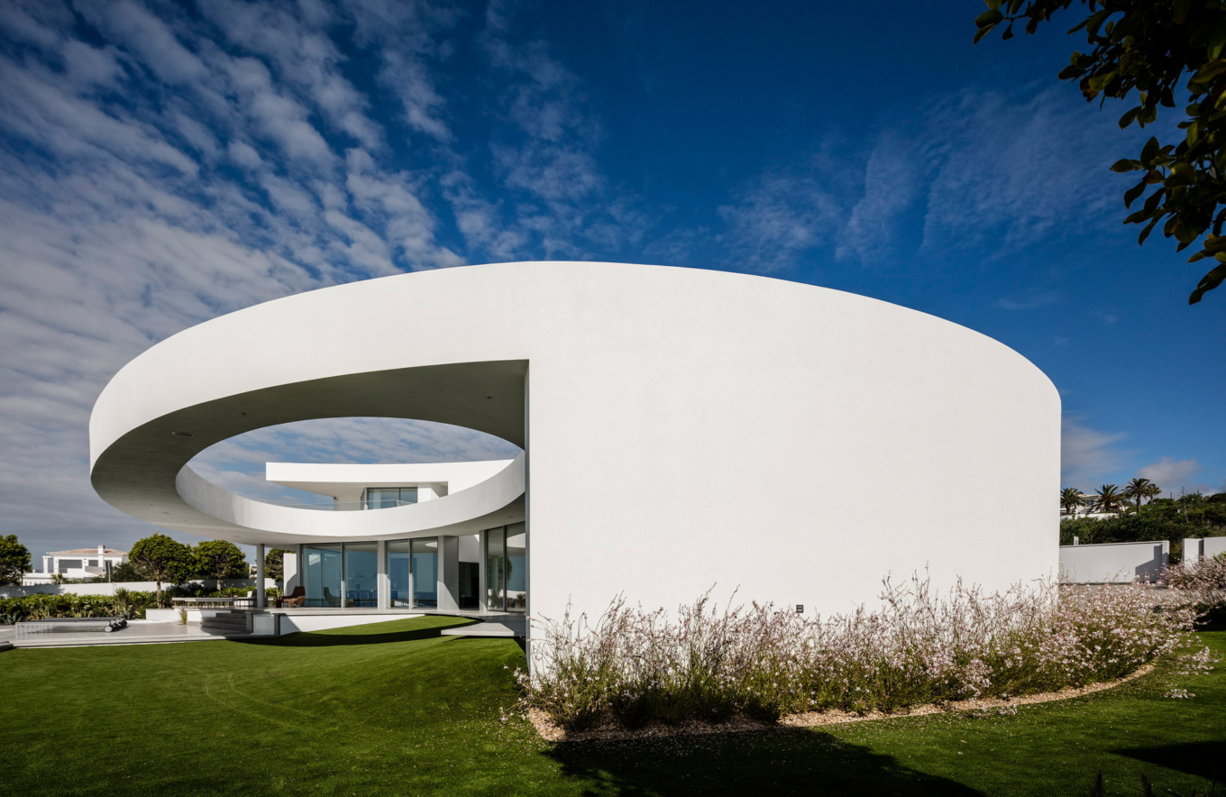 Round Houses (Circular Homes): Benefits, Plans and Examples - Gessato