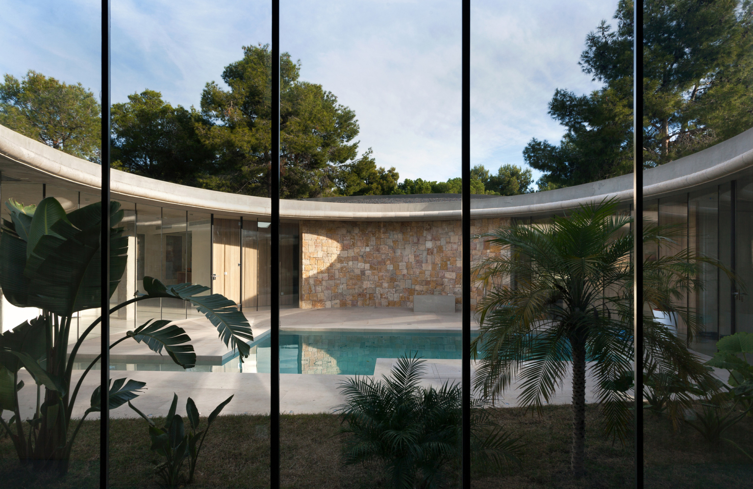 Round Houses (Circular Homes): Benefits, Plans and Examples - Gessato