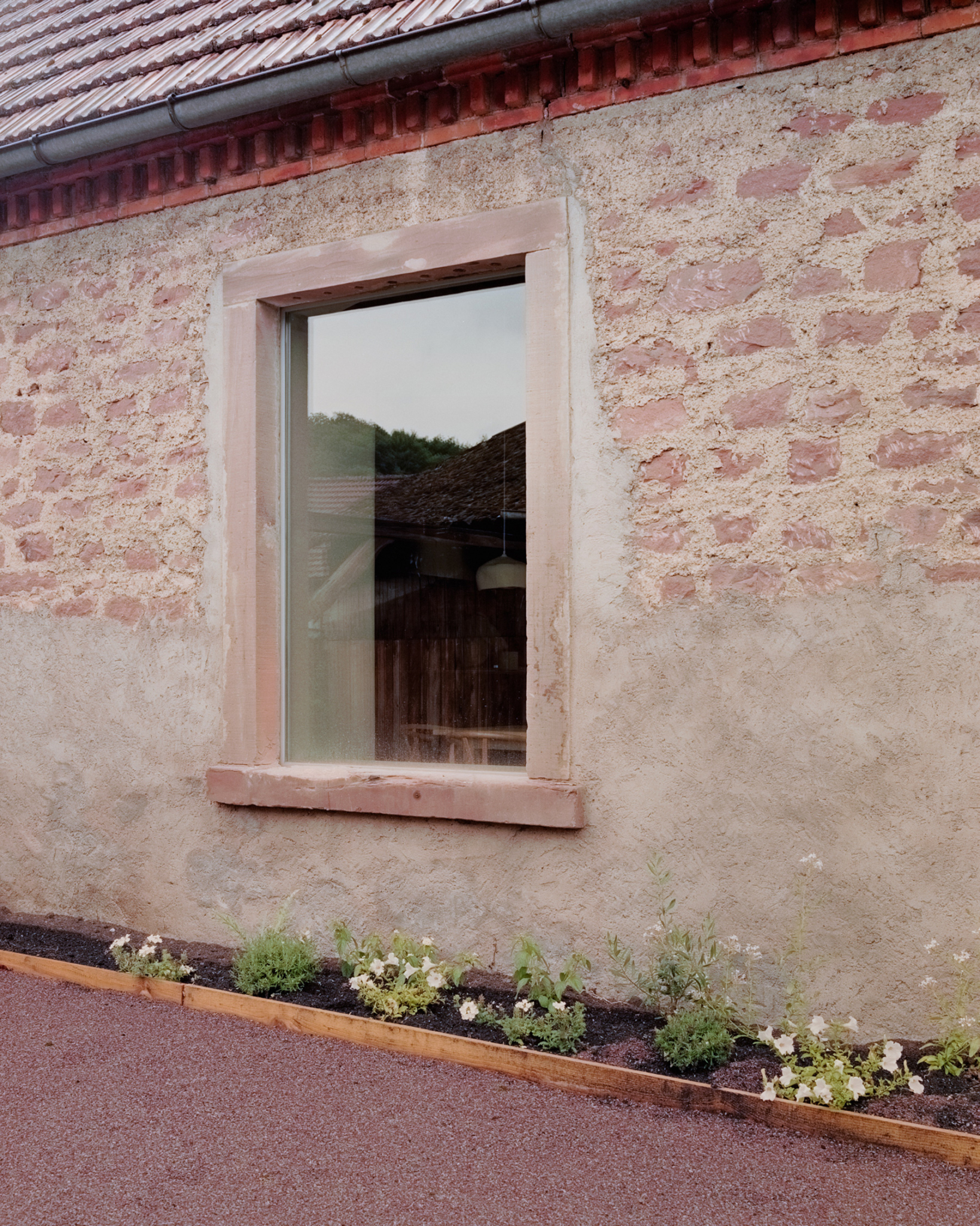 An 1850s Carpentry Workshop Transformed into a Restaurant - Gessato