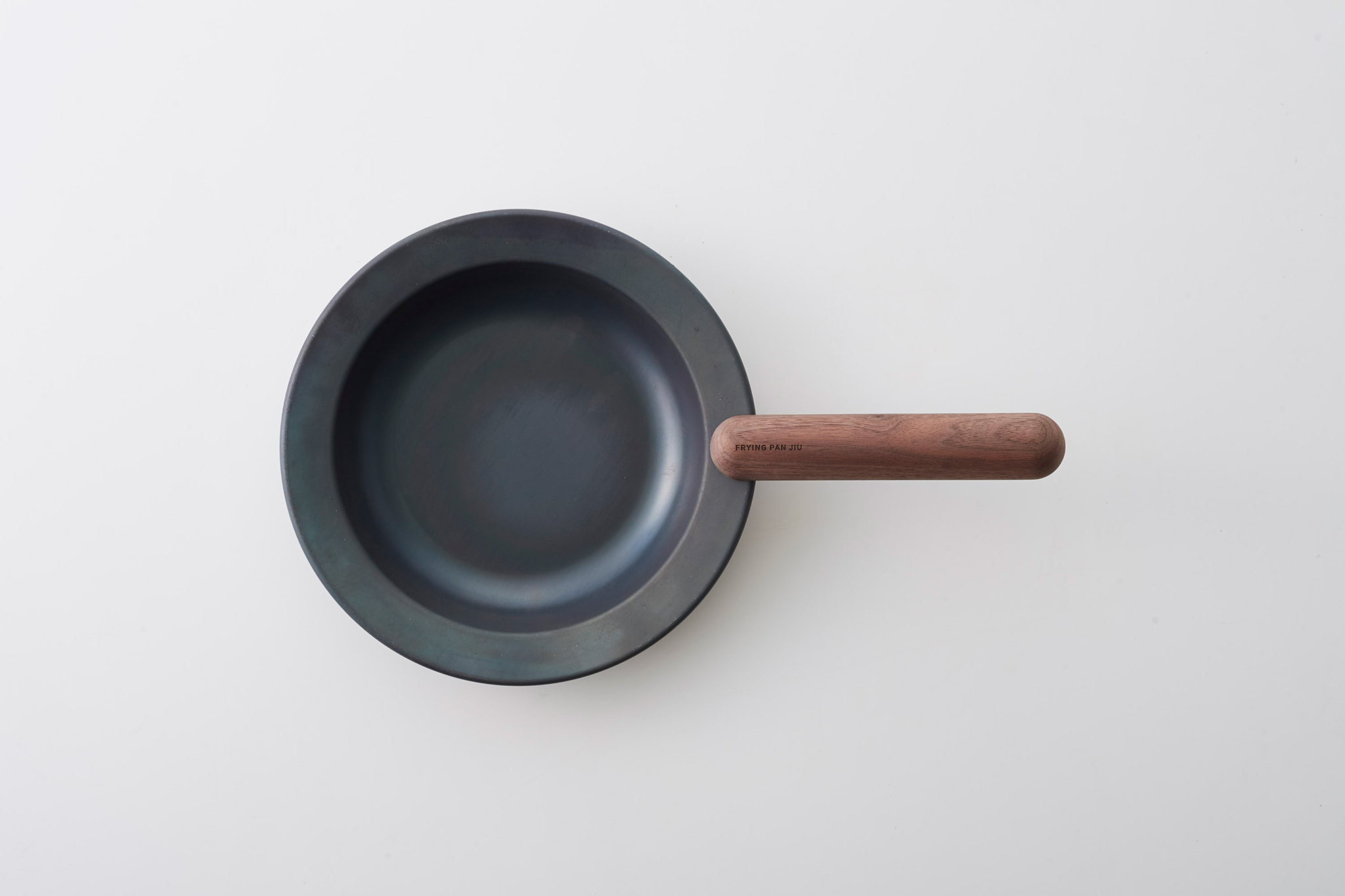 JIU, A Lightweight Cast Iron Skillet With A Multifunctional Design ...