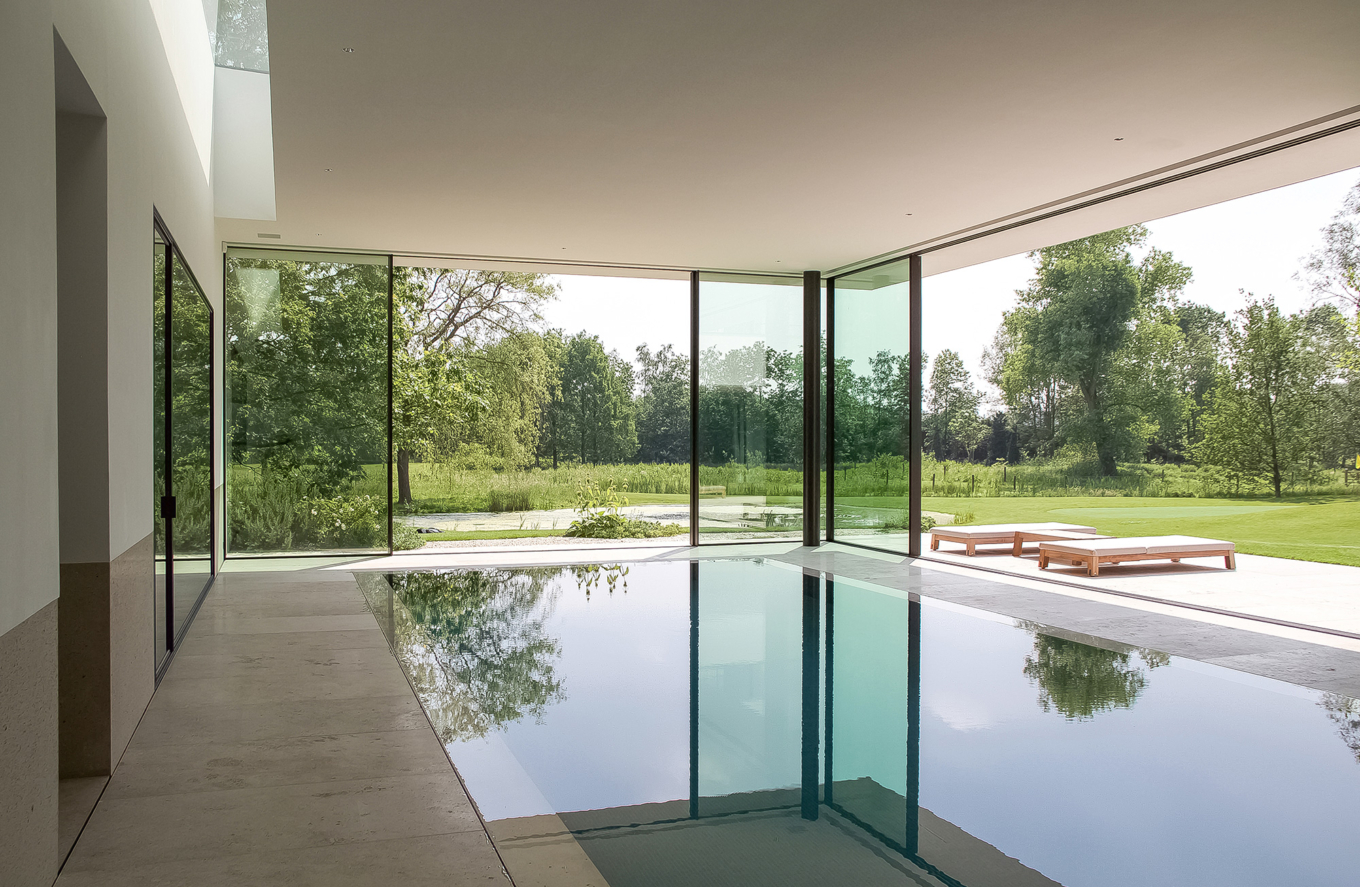 A Minimalist-Modernist House Nestled in A Lush Landscape - Gessato