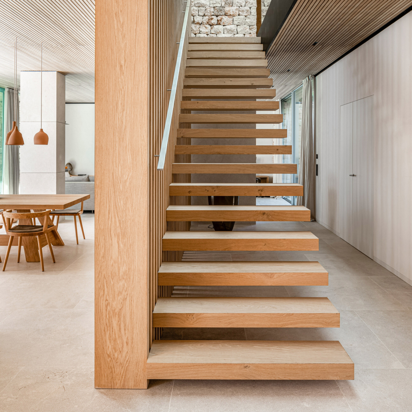 Floating Staircases That Are the Highlight of Stunning Homes - Gessato