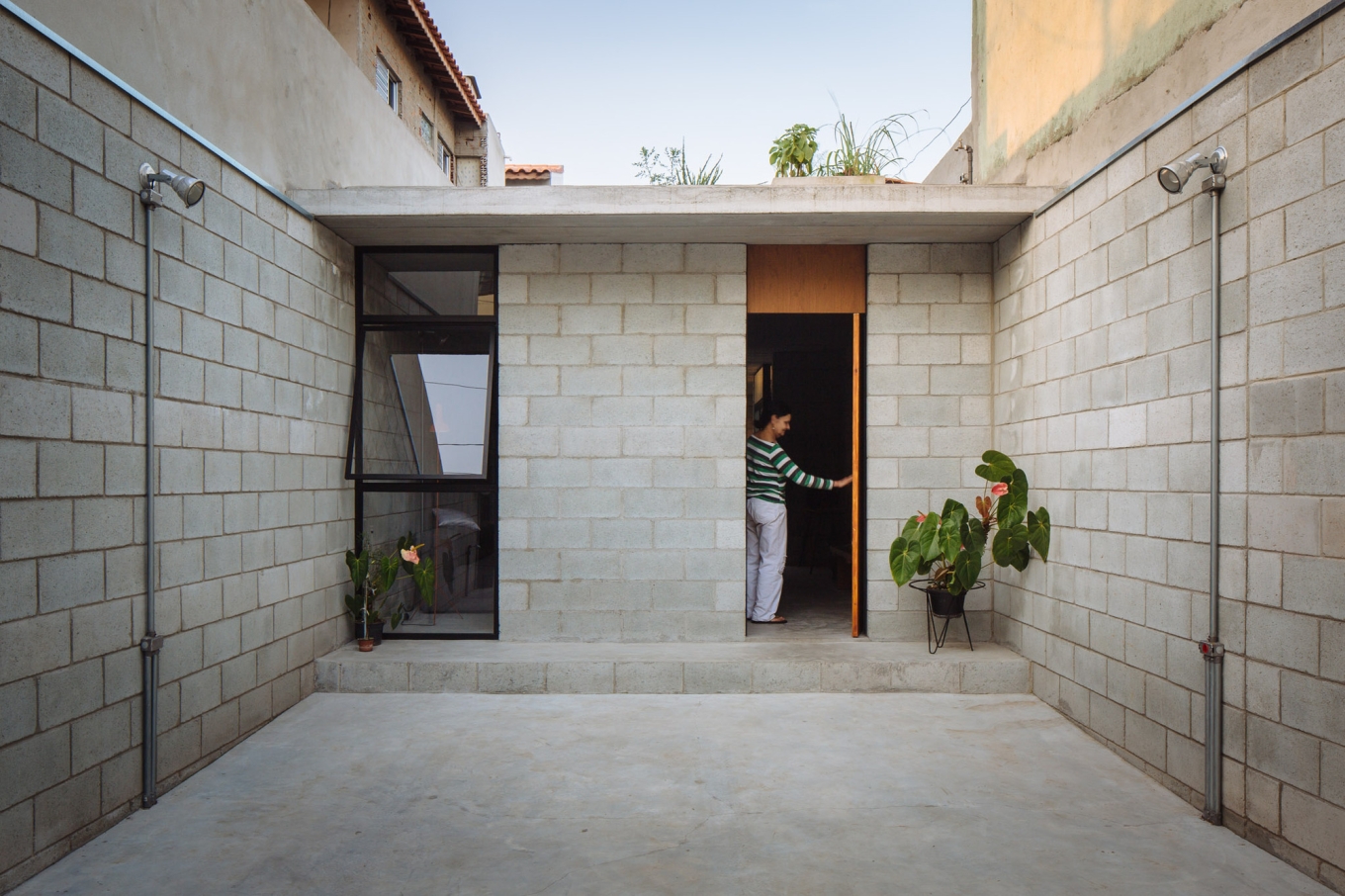 Cinderblock Houses: Showcasing Innovative and Efficient Design - Gessato