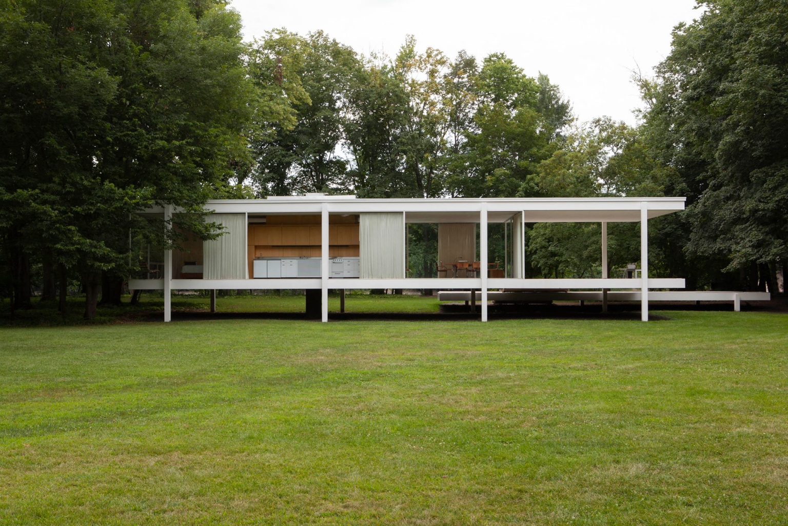Modern Glass Houses: Transparent Wonders - Gessato