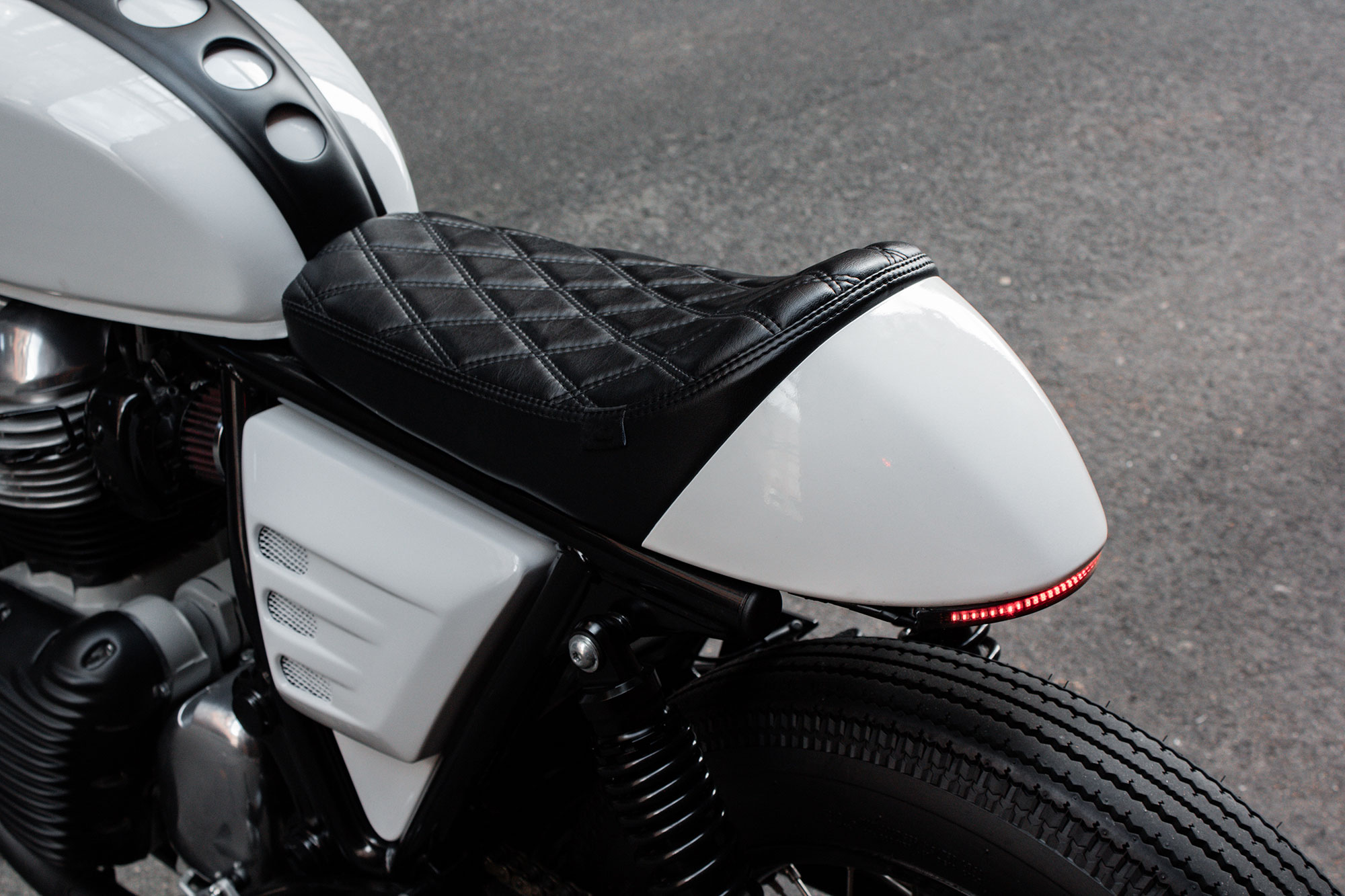 Imperfecta: The Cafe Racer Redefining Motorcycle Aesthetics - Gessato