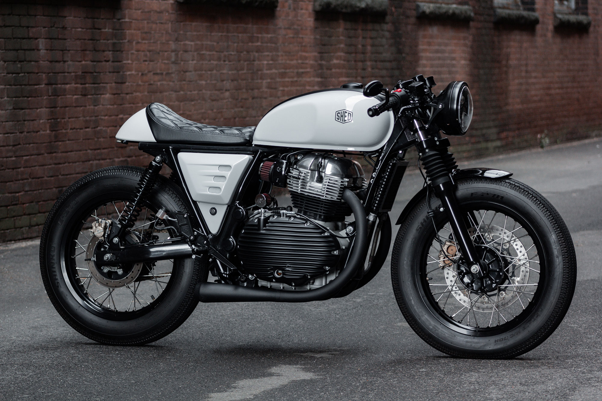 Imperfecta: The Cafe Racer Redefining Motorcycle Aesthetics - Gessato