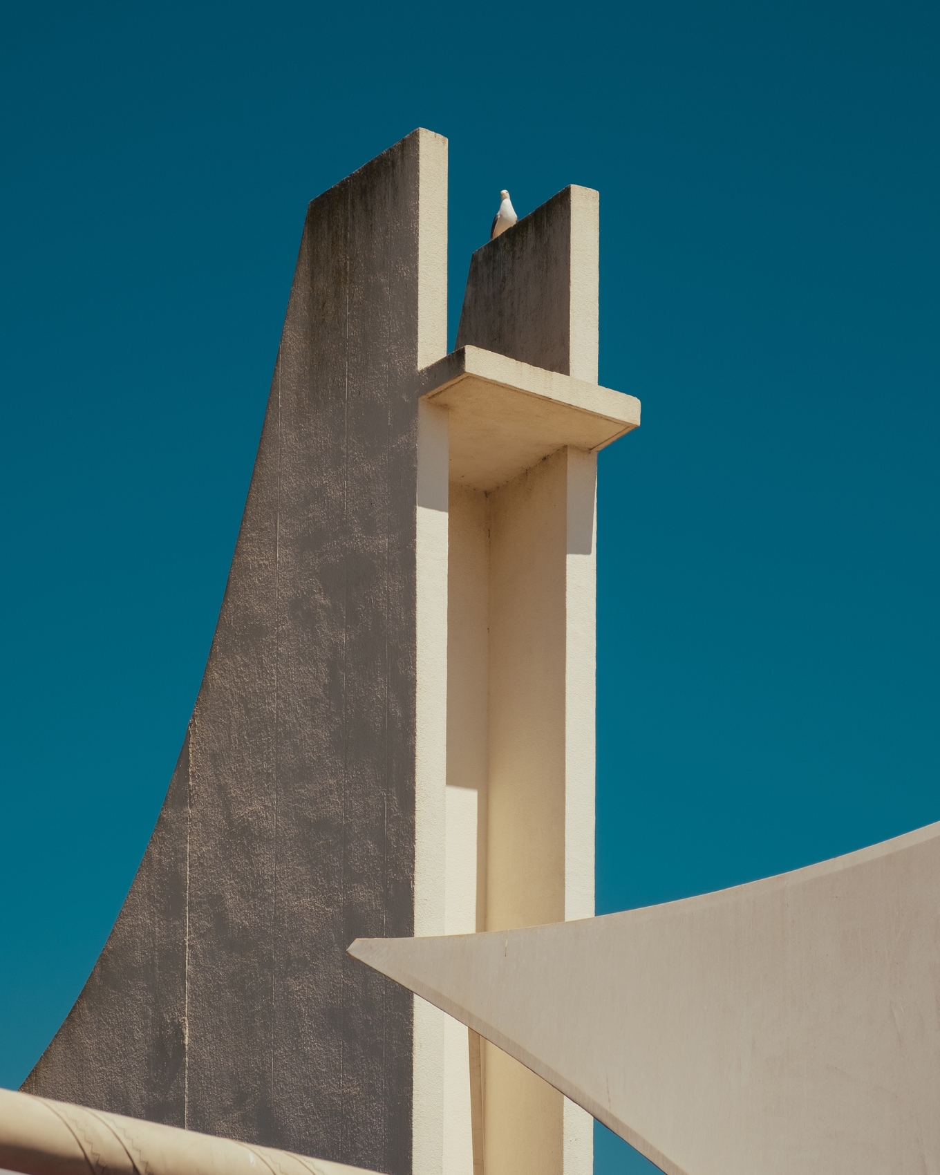 An Exploration of The Poetry of Architecture and Color - Gessato