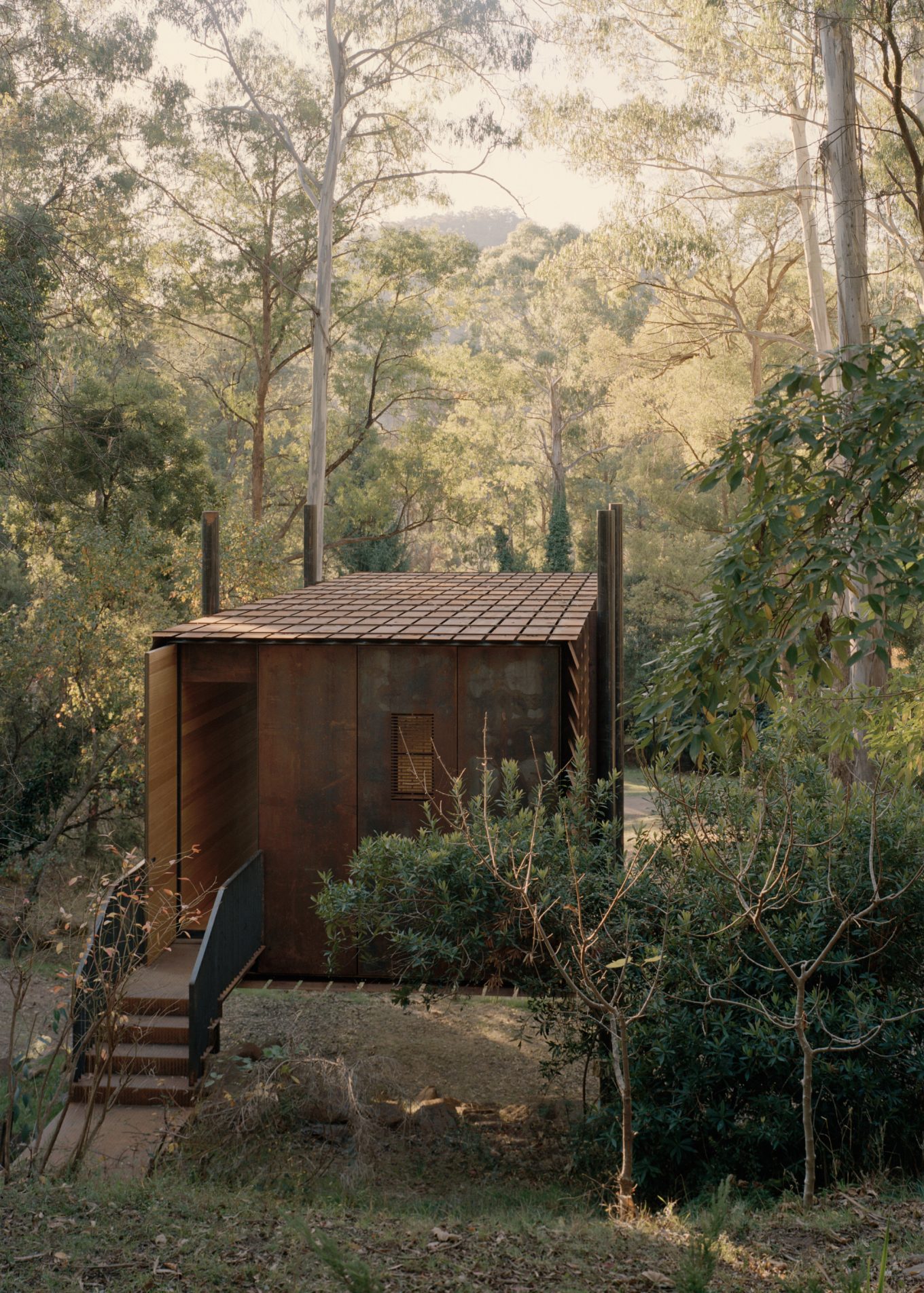 Sawmil Treehouse by Robbie Walker - Gessato